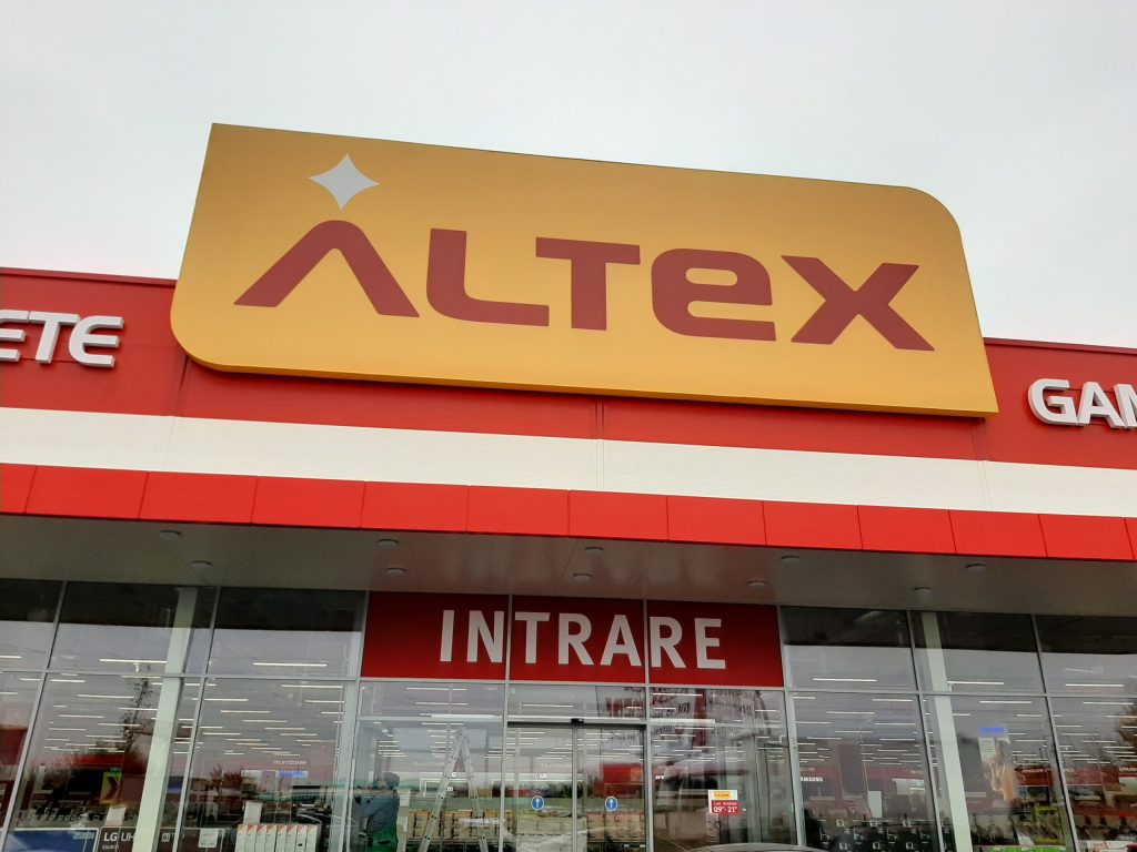 Altex deschide un magazin în proximitatea Centrului Comercial Auchan Titan